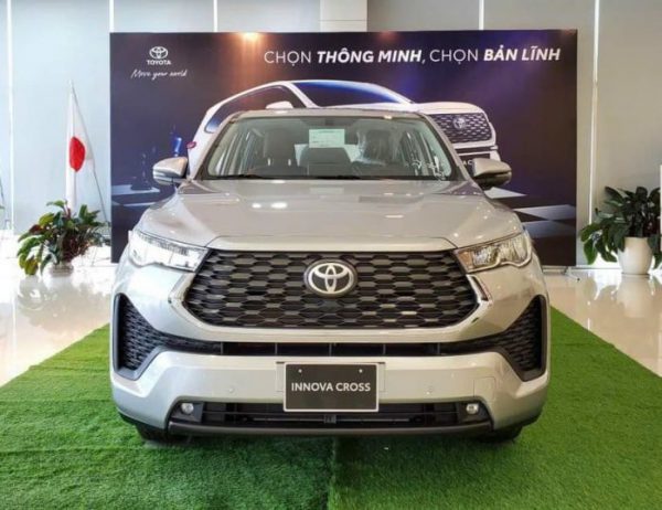 Toyota Innova Hybrid 2026: Giá lăn bánh, Hình ảnh, Thông số