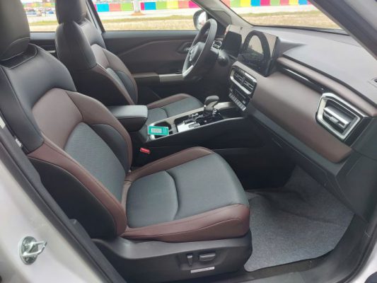 Mitsubishi DST 2026: Giá lăn bánh, Hình ảnh, Thông số